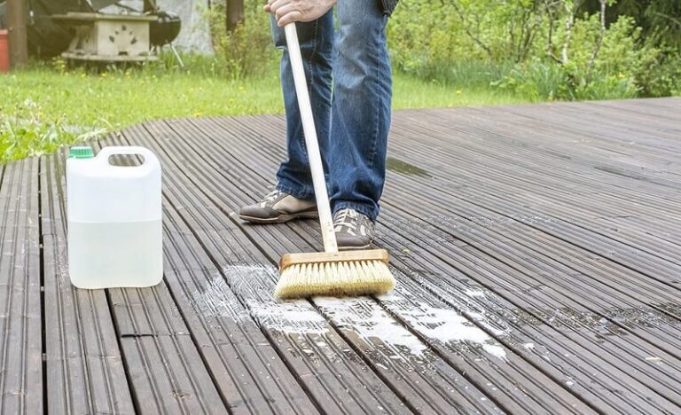 How to Remove Algae & Moss on Your Deck: Step-by-Step